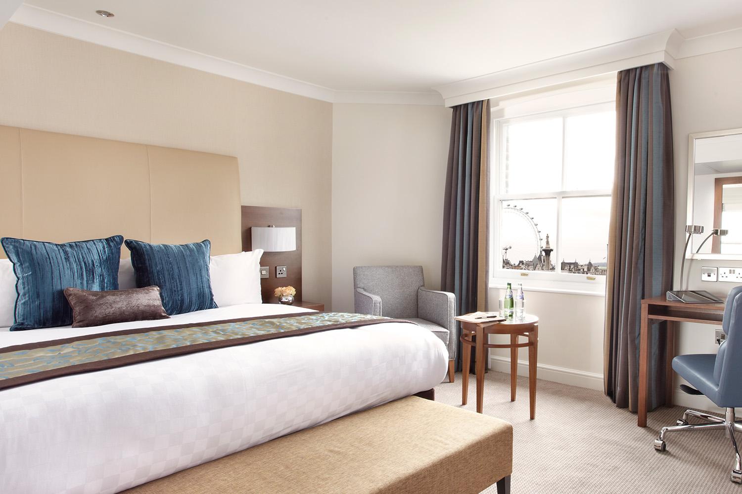 The Best Rooftop Bars With Views Of Soho - Piccadilly Hotel