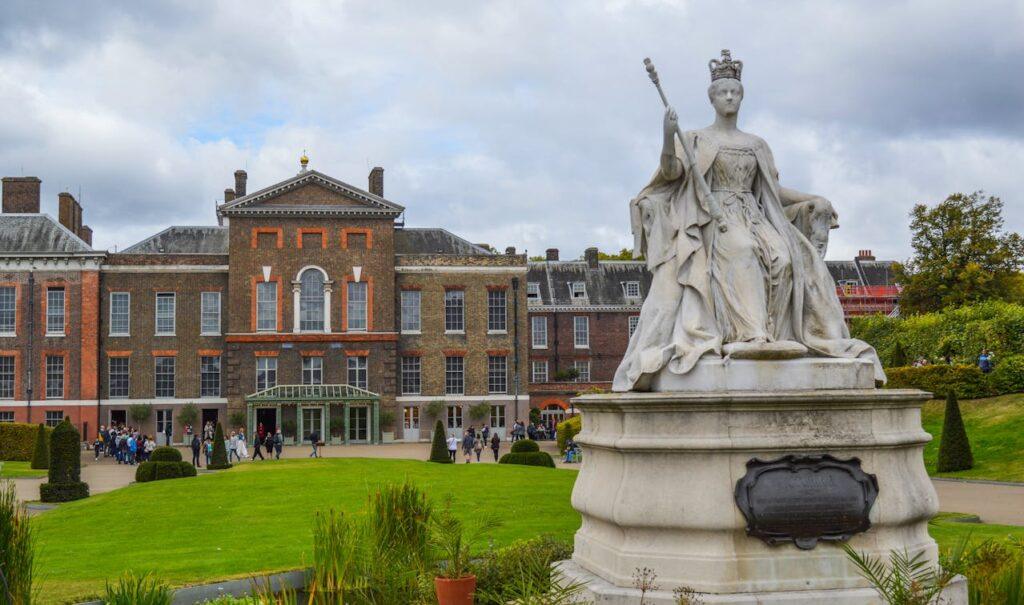 Fashion Exhibitions at Kensington Palace - Kensington Gardens